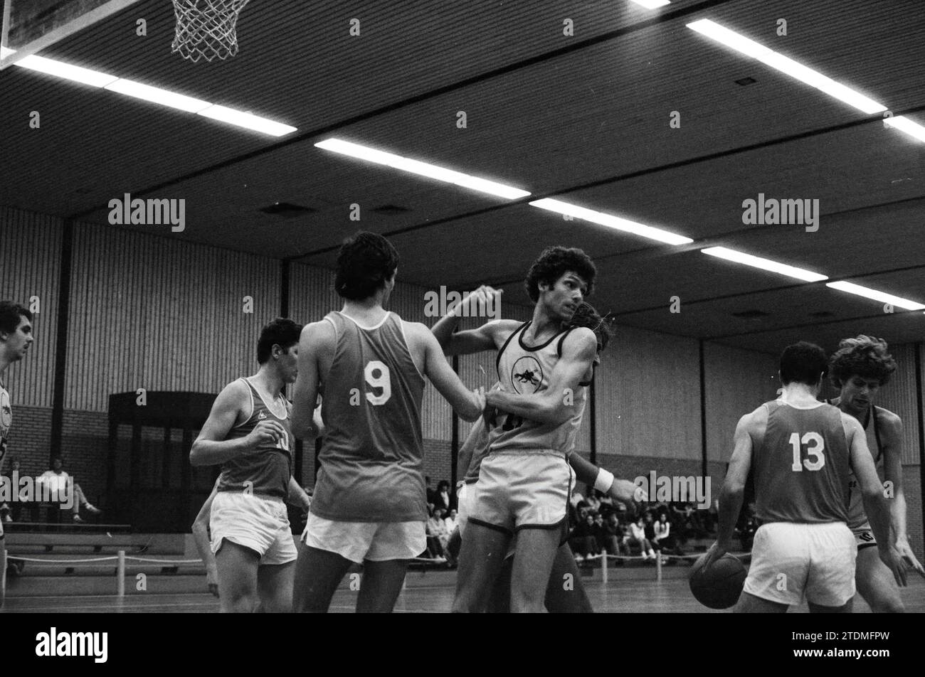 Match de basket-ball Akrides, 00-10-1982, Whizgle News from the Past ...
