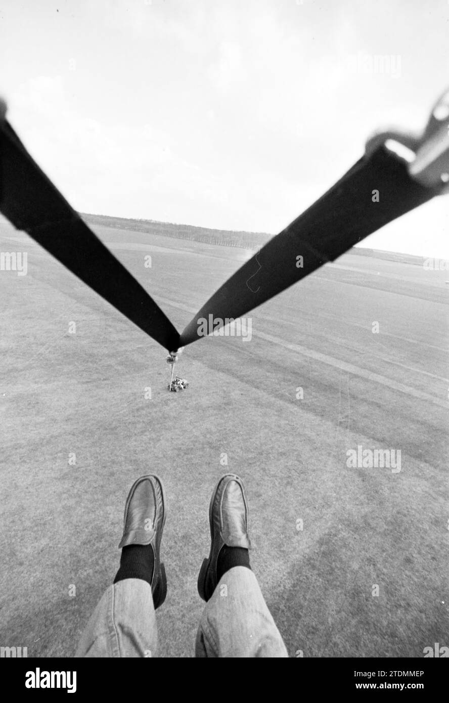 Parachute ascensionnel, parachutisme et parachutisme, 16-04-1976 ...