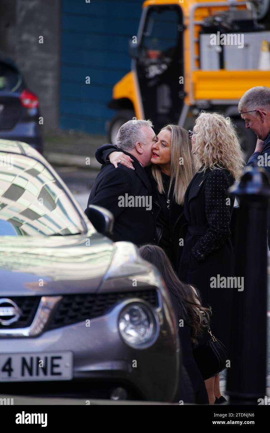 L'acteur Michael Starke (à gauche) accueille Suzanne Collins (à droite ...