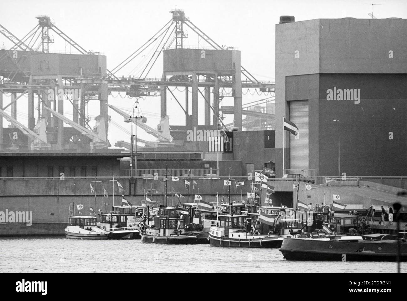 Vieux remorqueurs Banque de photographies et d’images à haute ...