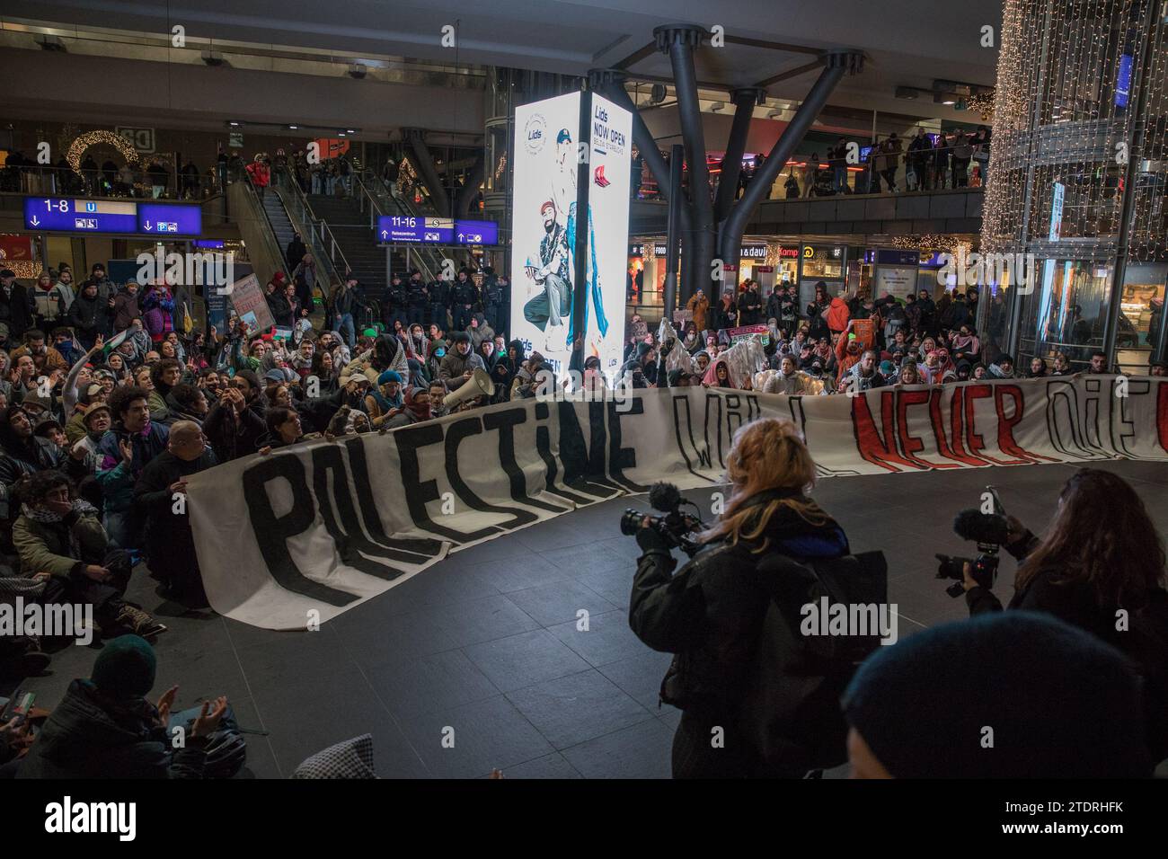 Berlin, Allemagne. 19 décembre 2023. Le 19 décembre 2023, la gare ...