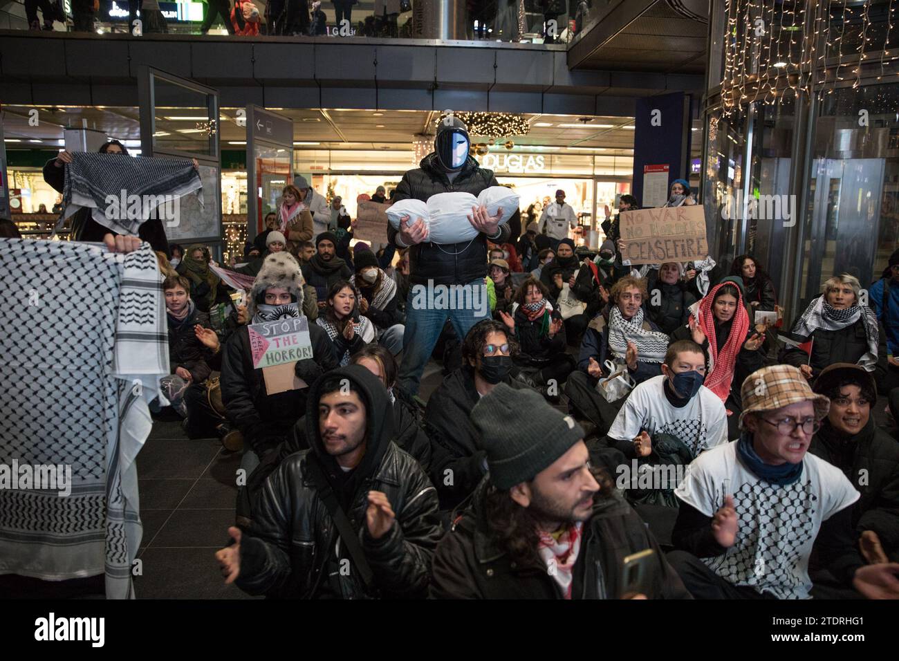 Berlin, Allemagne. 19 décembre 2023. Le 19 décembre 2023, la gare ...