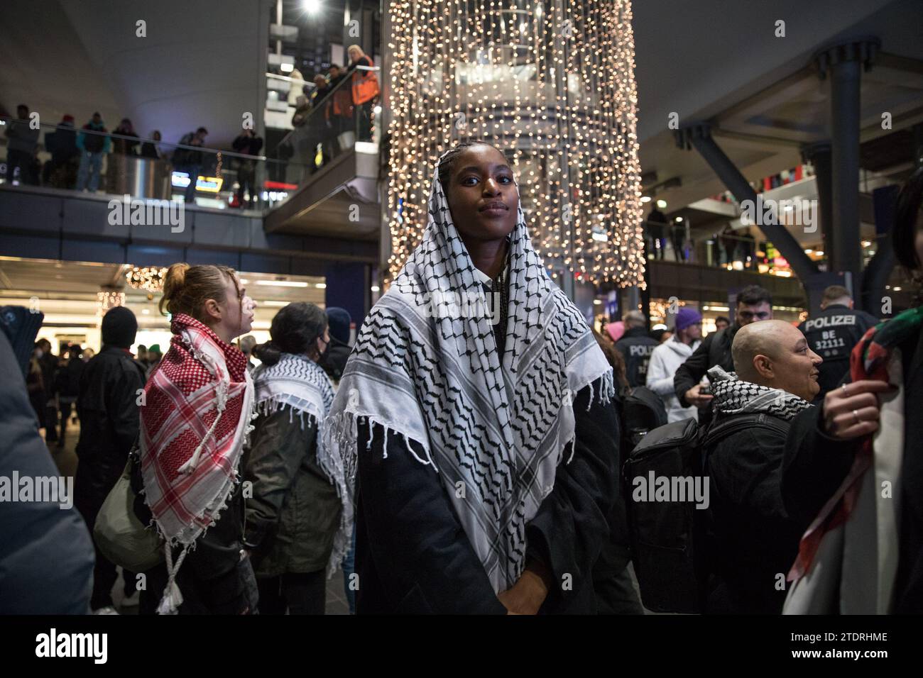 Le 19 décembre 2023, la gare centrale de Berlin a assisté à une ...
