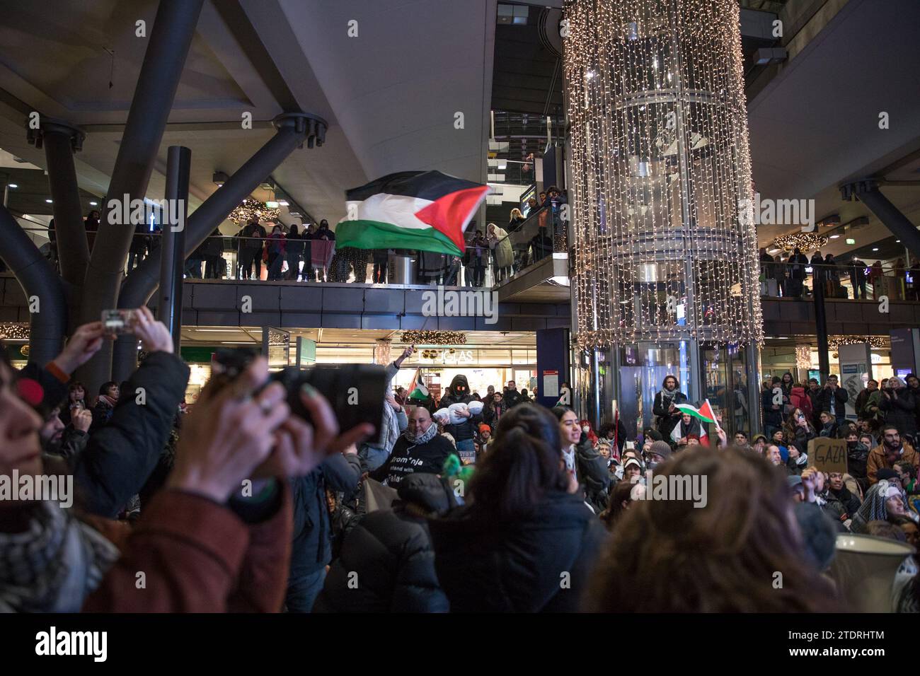 Berlin, Allemagne. 19 décembre 2023. Le 19 décembre 2023, la gare ...