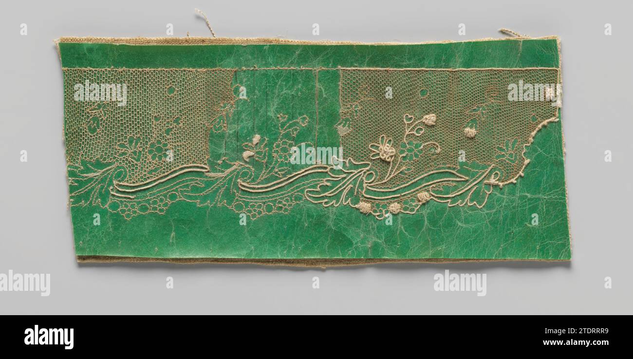 Feuilles d'aiguilles autour des branches Banque de photographies et d ...