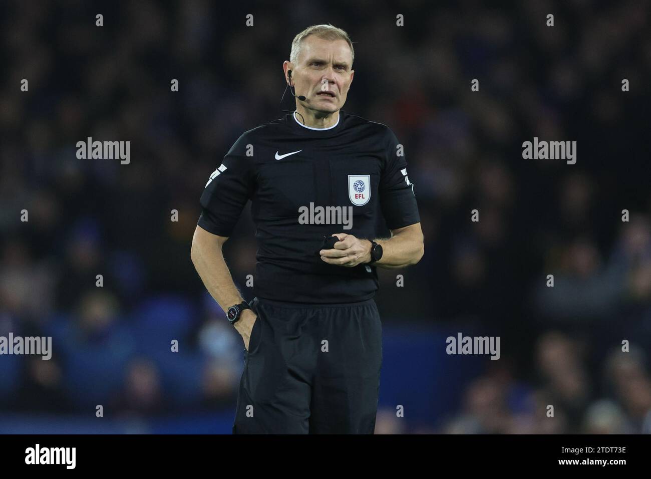 Arbitre Graham Scott lors du match de quart de finale de la Carabao Cup ...