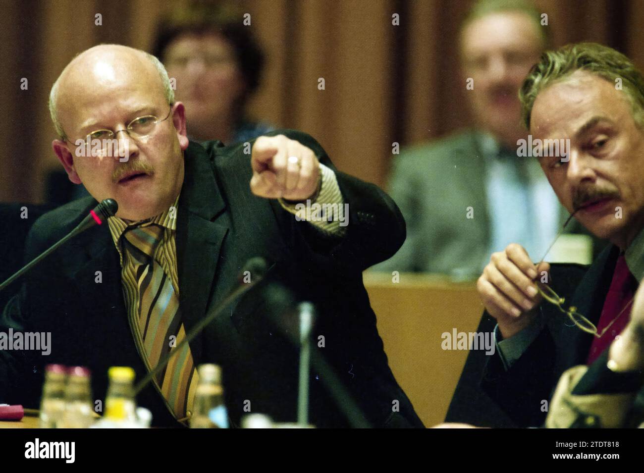 Démission de Alderman Bal, IJmuiden, IJmuiden, pays-Bas, 23-11-2003 ...