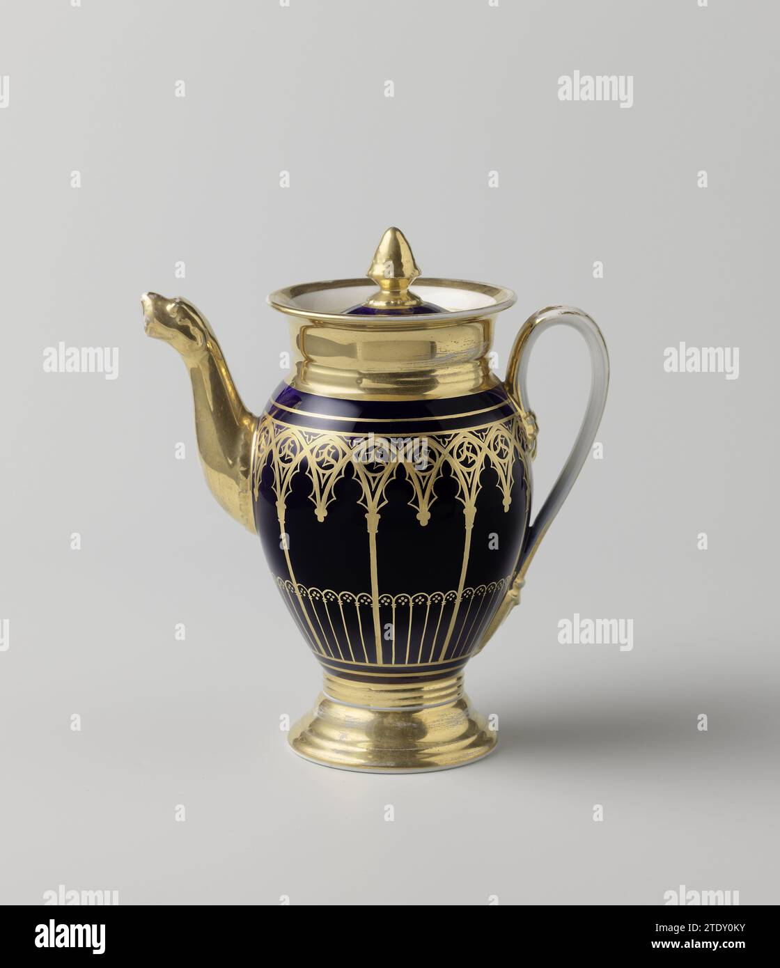 Théière avec une décoration d'arcade gothique, Perche, c. 1800 - c ...