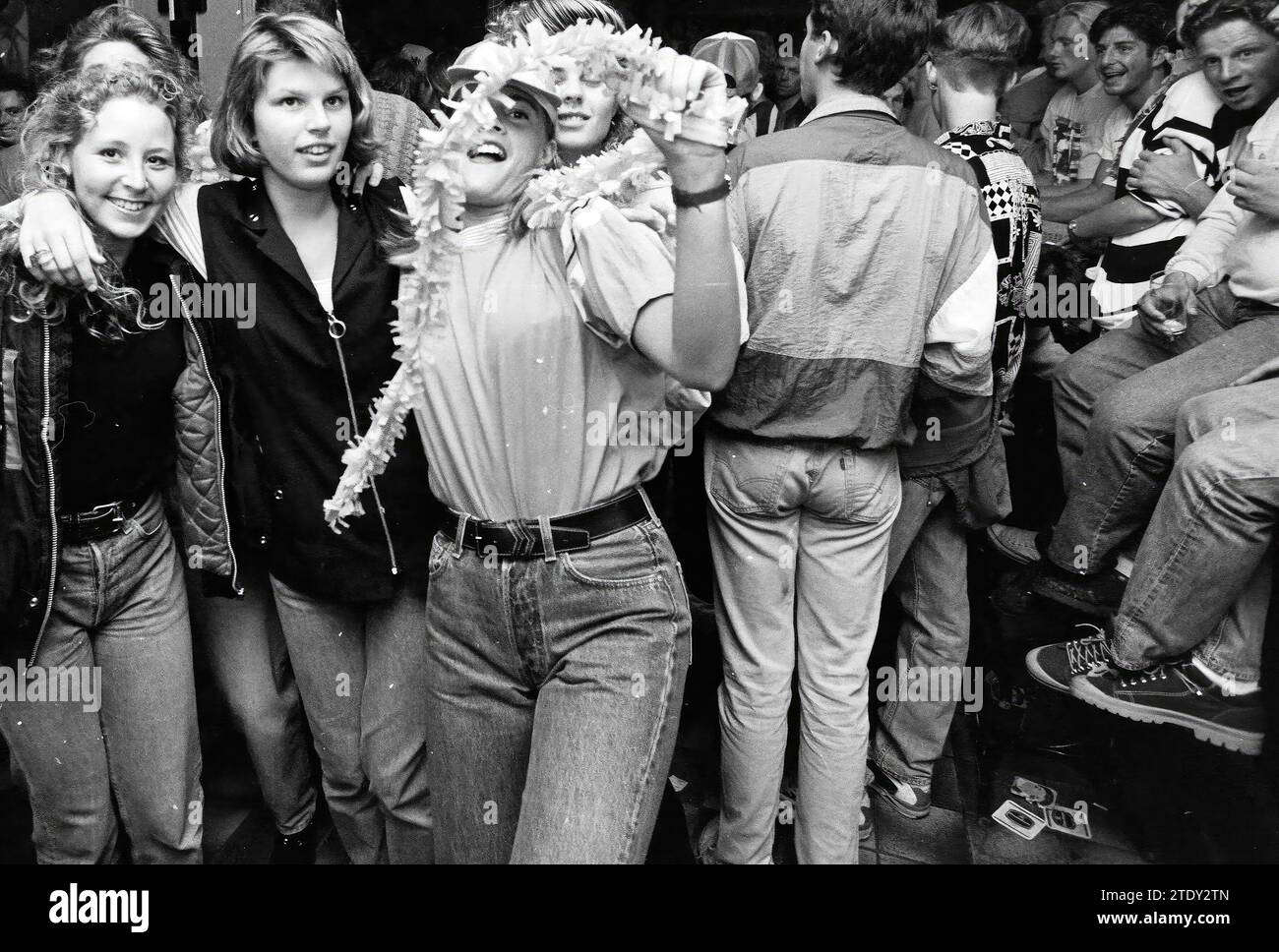 Centre-ville de Joy, pays-Bas. [Équipe], 17-06-1992, Whizgle nouvelles ...