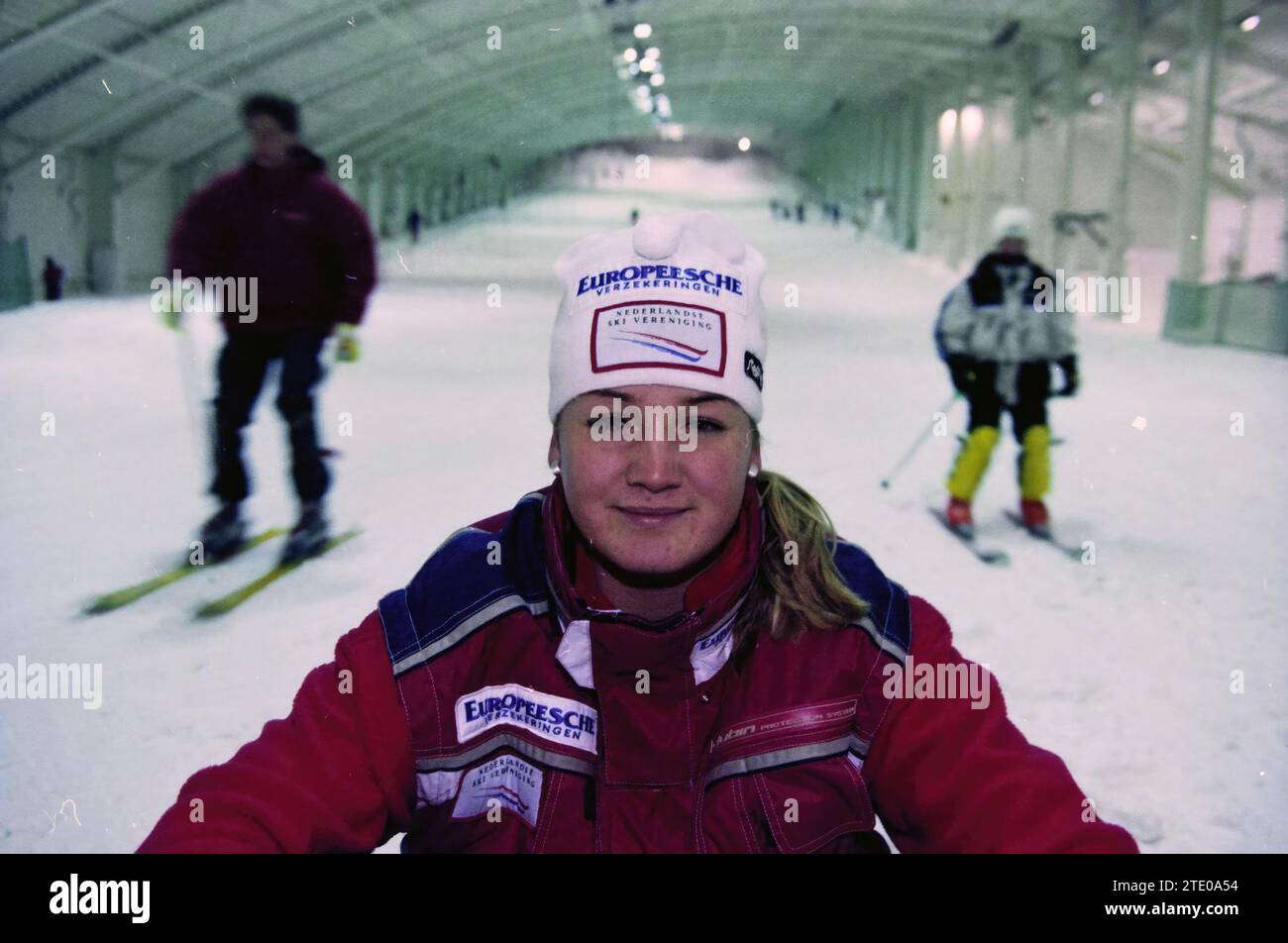 Angela moser Banque de photographies et d’images à haute résolution - Alamy