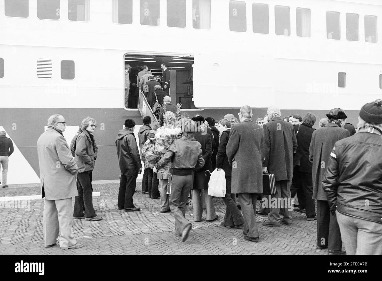 750,000e bateau en écluse, Tor Scandinavia, Ships, 16-02-1978, Whizgle ...