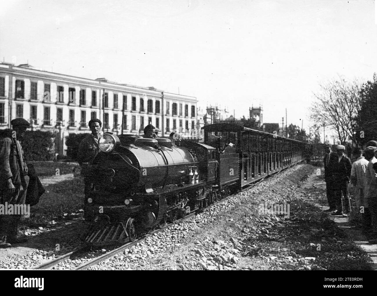 Séville, 1929. Le train miniature était la chose la plus populaire à l ...