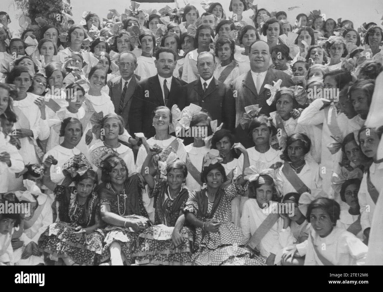 08/01/1930. Le maire de Séville, M. Conde de Halcón, lors de sa visite ...