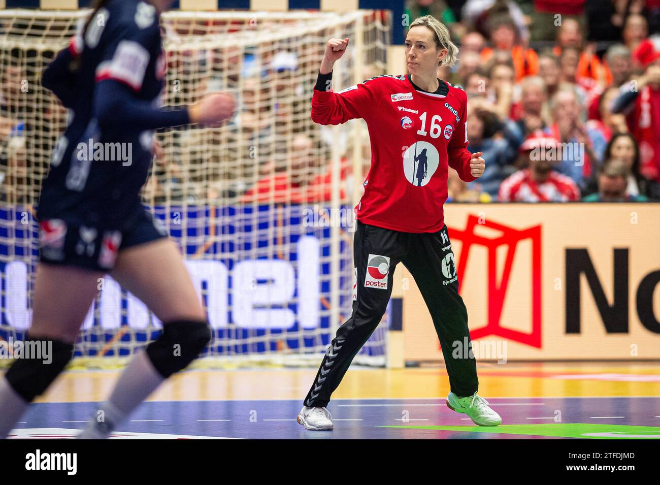 Herning, Danemark. 17 décembre 2023. Katrine Lunde (16) de Norvège vue ...