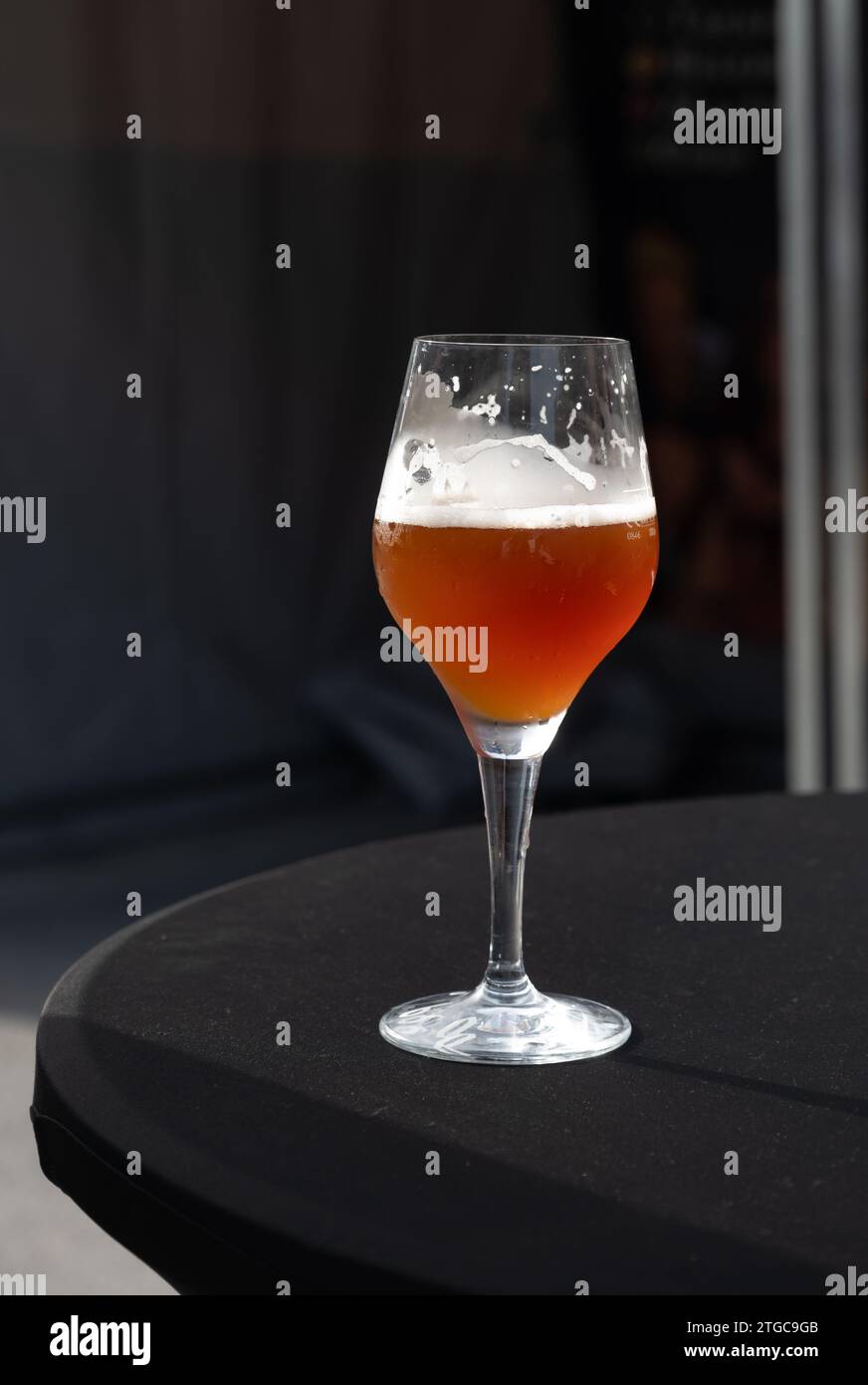 Célèbre bière lambic rouge kriek fraîchement brassée servie à l ...