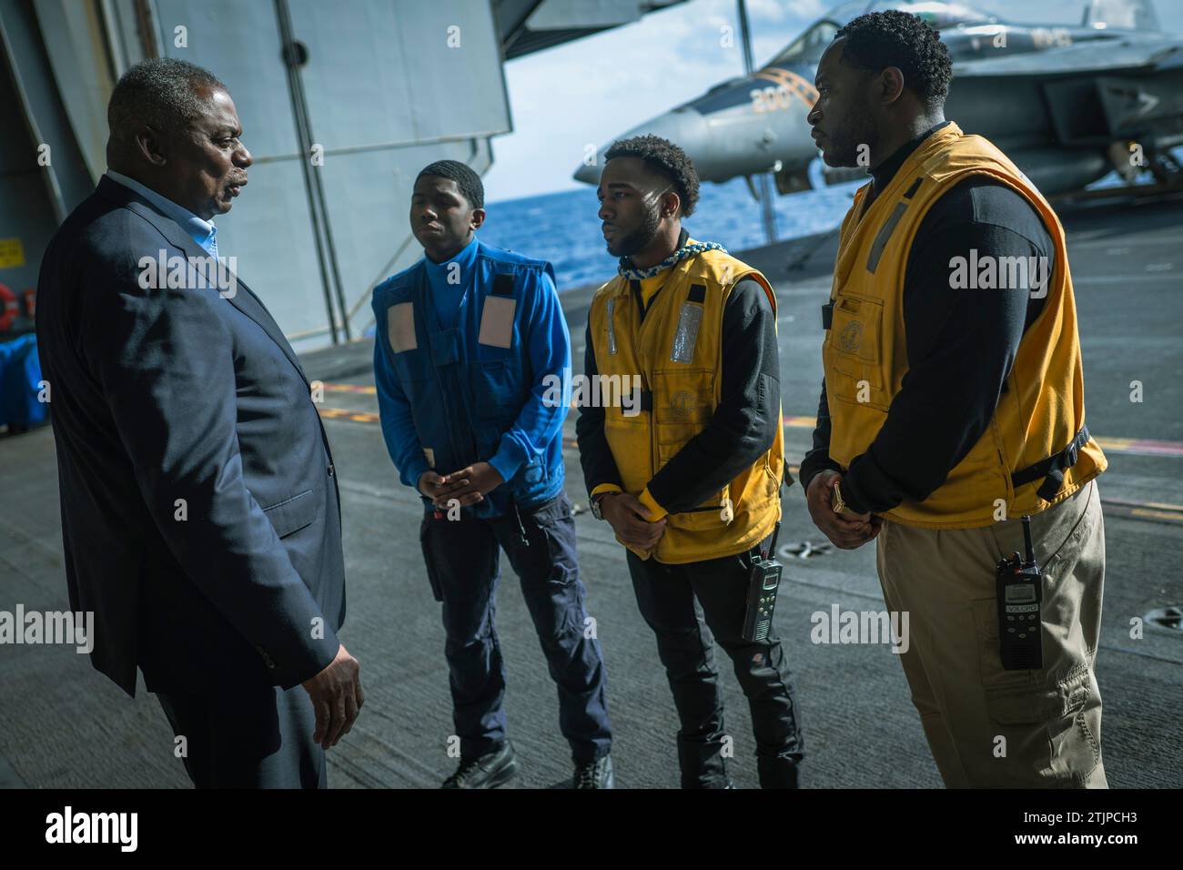 USS Gerald R Ford, États-Unis. 20 décembre 2023. Le secrétaire ...