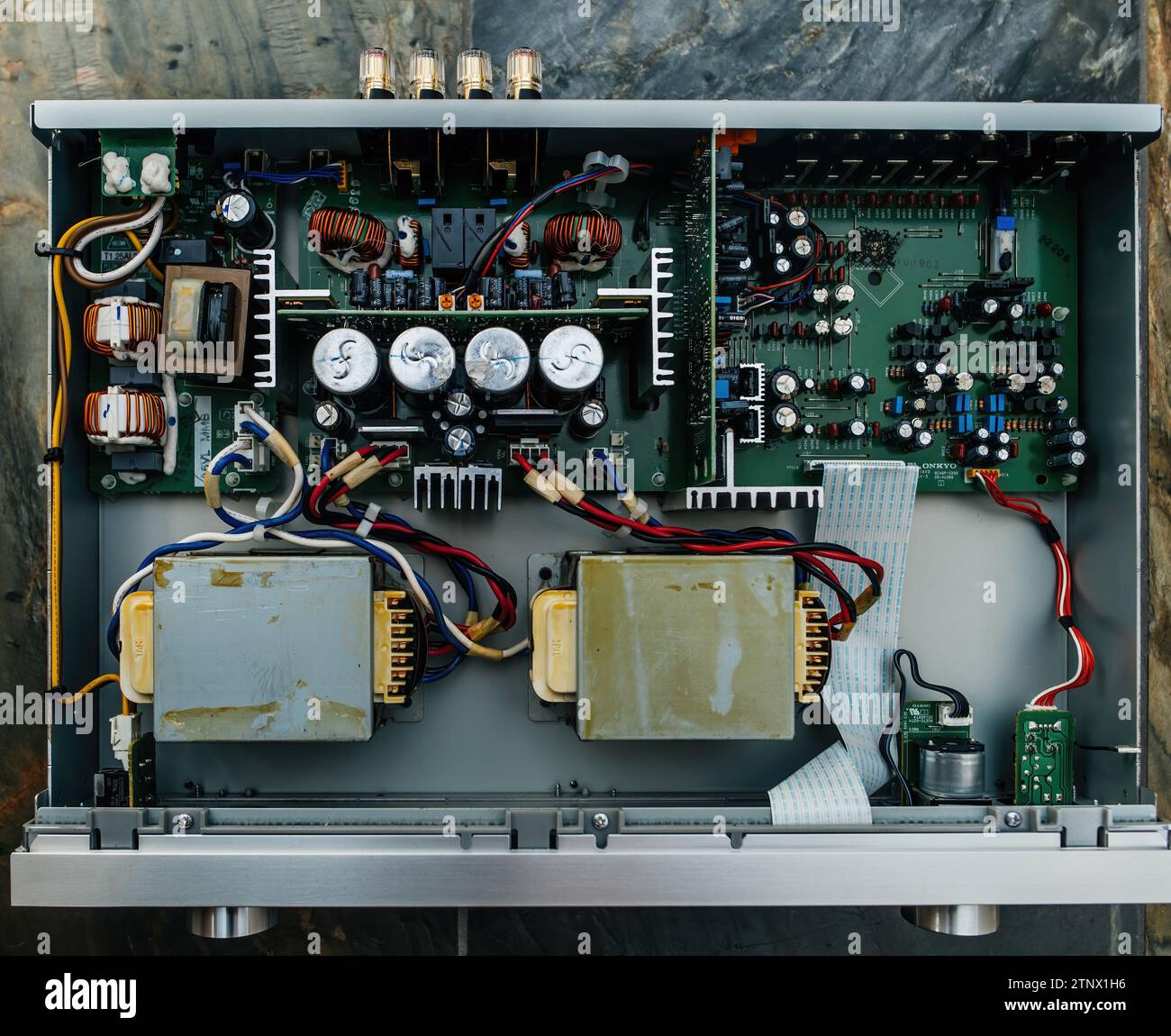 Gros condensateurs Banque de photographies et d’images à haute résolution - Alamy