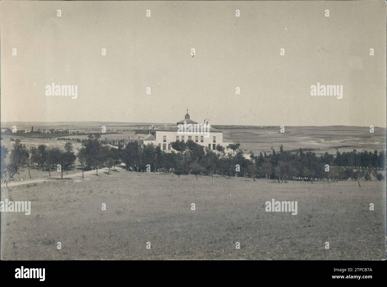 12/31/1959. Vue générale du sanctuaire de notre-Dame de Riánsares, où ...