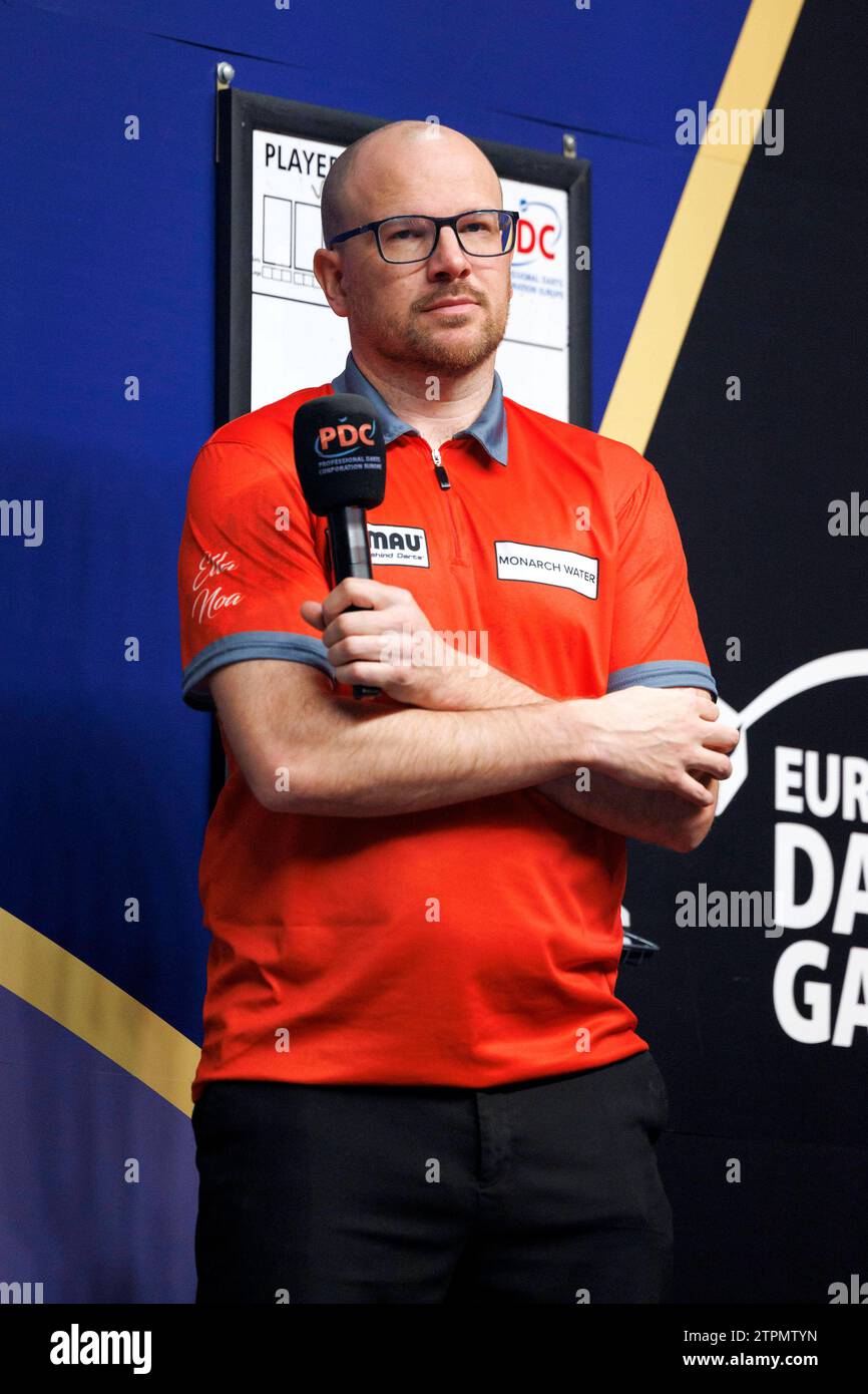 Dartspieler Mark Webster / Spider BEI der World Darts Gala 2023 in der Lanxess-Arena. Köln, 08. ...