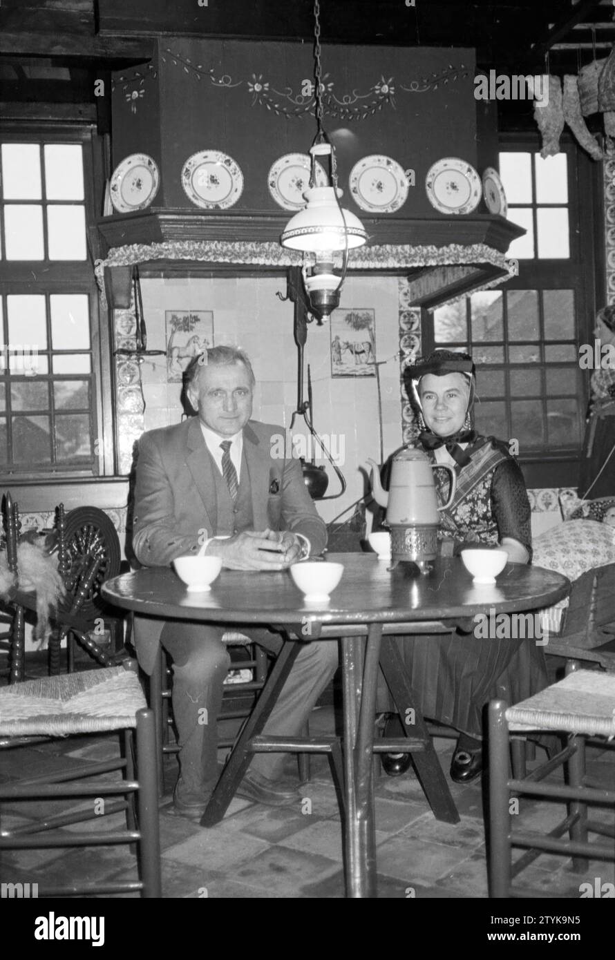 Rouveen, villages et villes, Rouveen, 26-10-1984, Whizgle nouvelles du ...