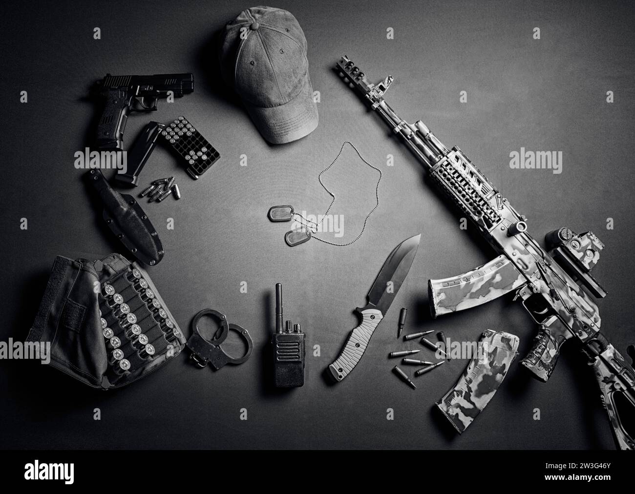 Accessoires militaires, kit de survie, campagnes militaires. Le concept ...