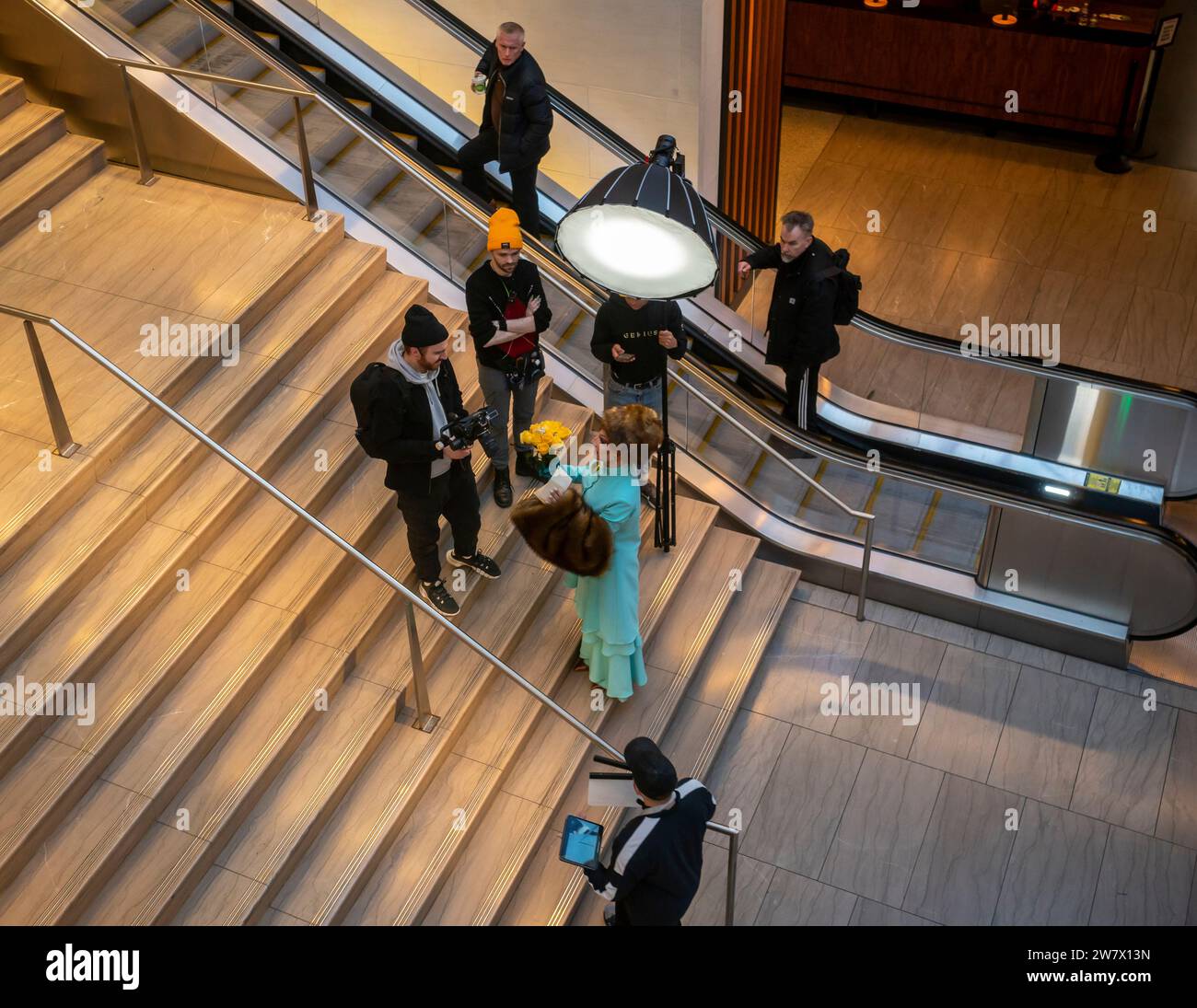 Drag Queens tourne au Moynihan train Hall à Penn Station à New York le ...