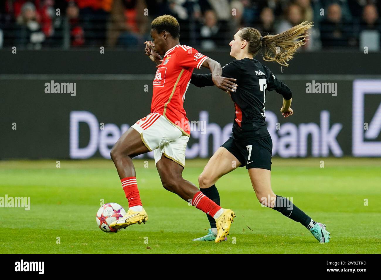 21 décembre 2023, Hesse, Frankfurt/main : football, femmes : Ligue des ...