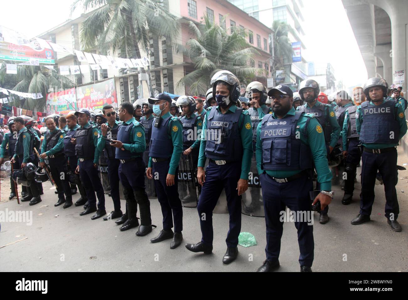 Dhaka Bangladesh22 December2023, la police a été mobilisée pour la ...