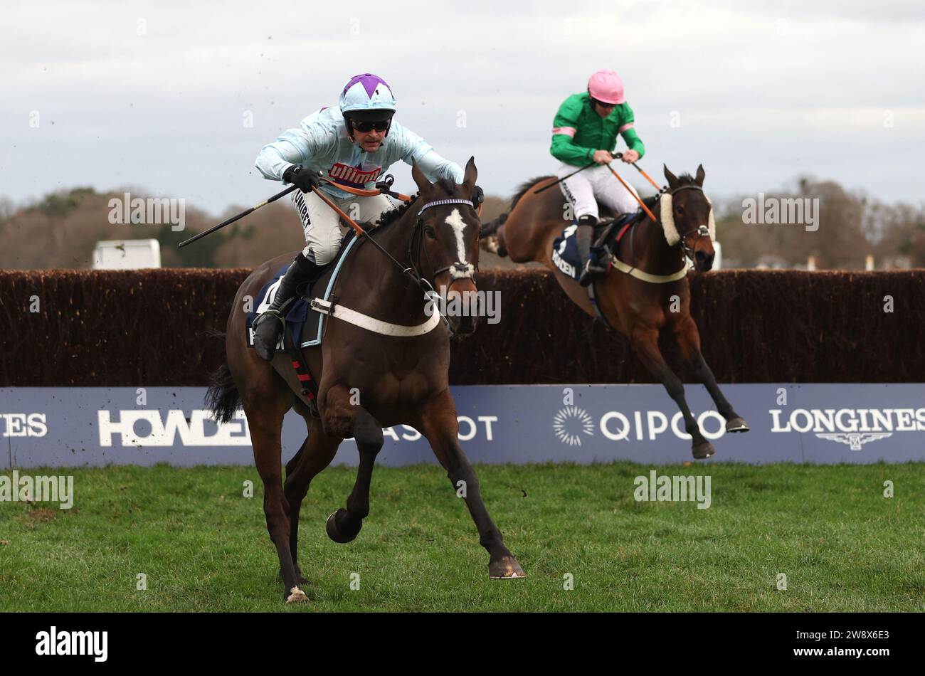 Persian Time Rackle par Nico de Boinville remporte le Howden novices ...