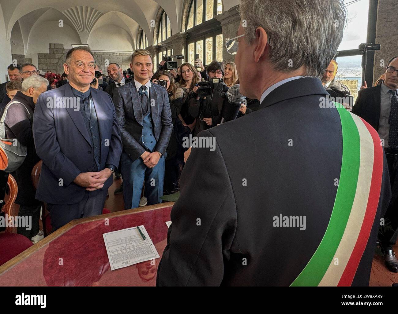 Naples, la cérémonie civile d'Alessandro Cecchi Paone et Simone ...