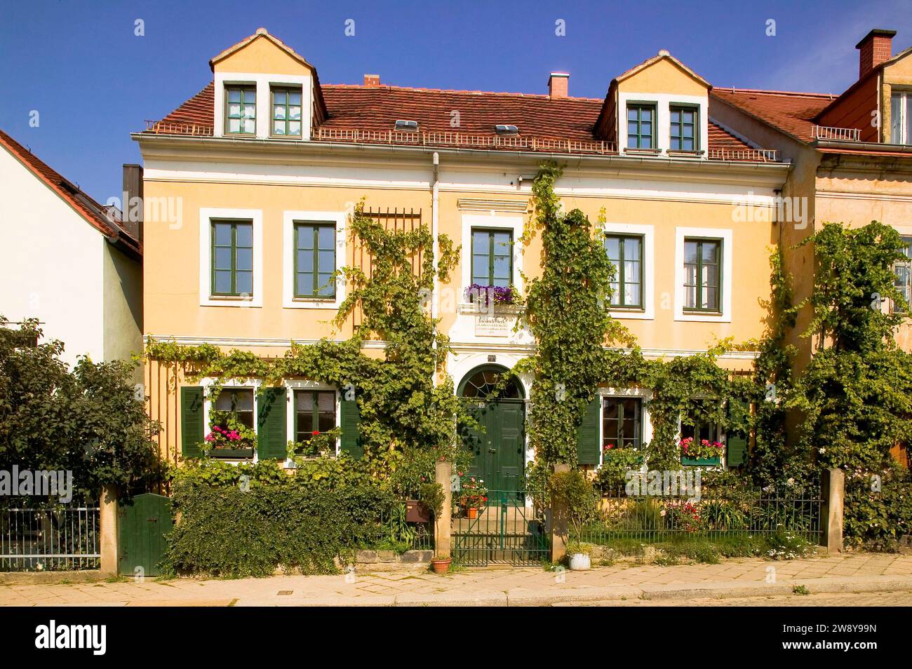 Une plaque commémorative sur la maison no 10, construit vers 1830 ...