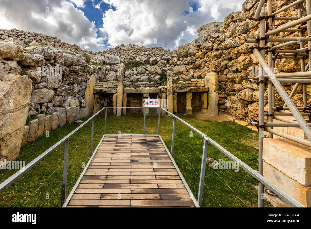Les temples Ġgantija sur l'île de Gozo font partie des temples ...