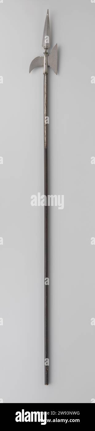 Sergeantshellebaard, 1650 - 1700 Halberd lame courte avec une forme ...