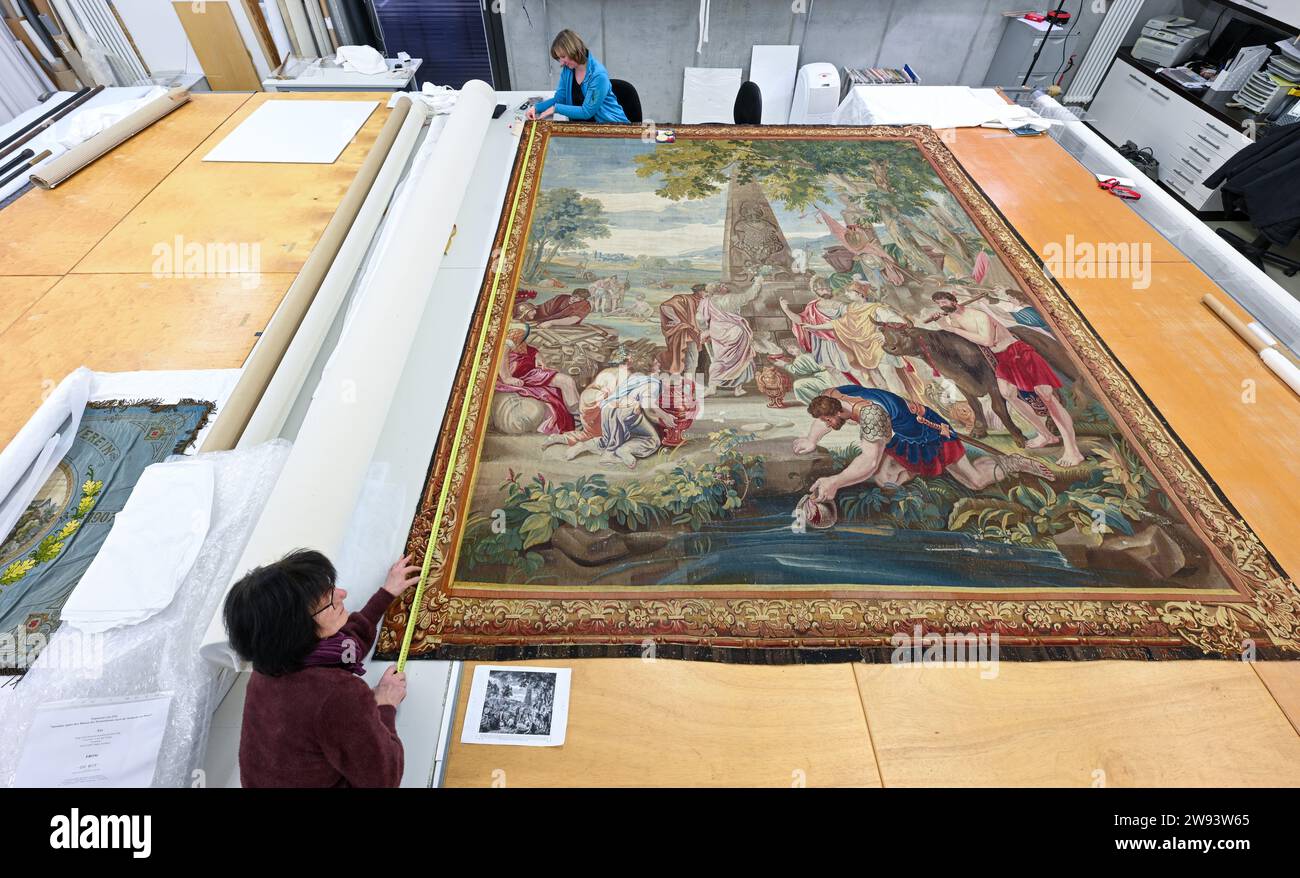 PRODUCTION - 13 décembre 2023, Saxe-Anhalt, Halle (Saale) : dans l ...