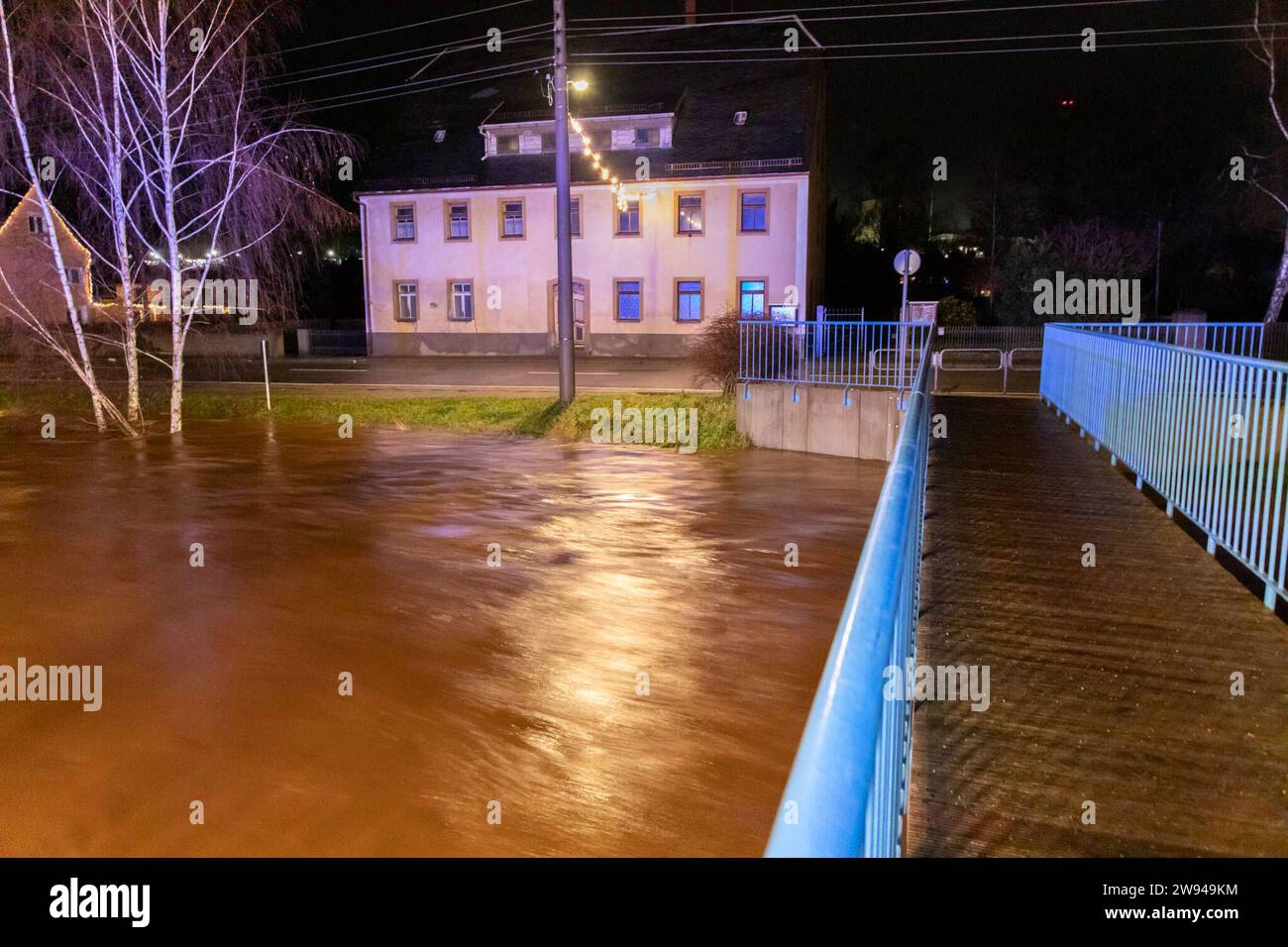 231224Überflutung News ID : FR 2023-12-24 Extremes Tauwetter : Freibad ...