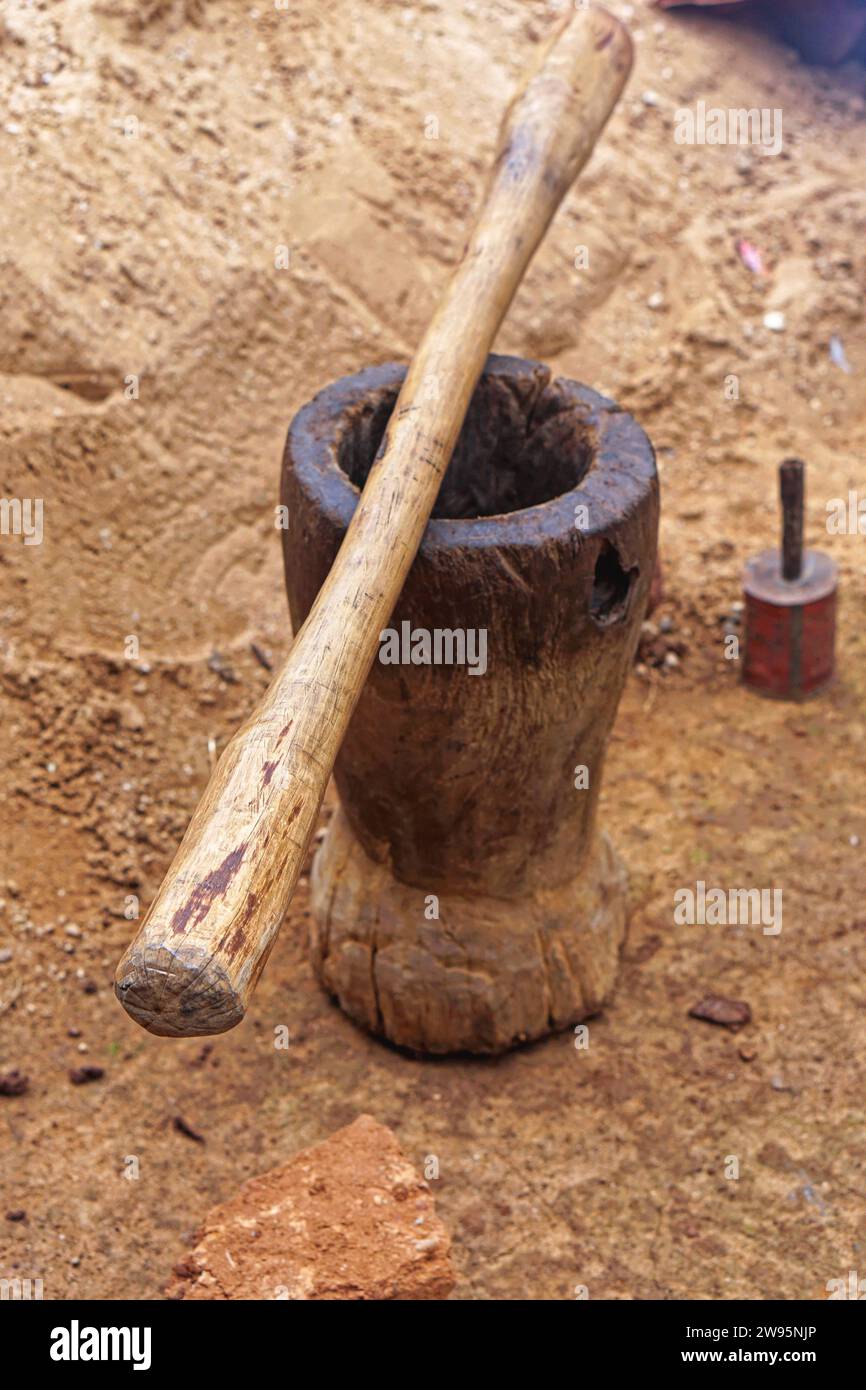Pilon en bois afrique Banque de photographies et d’images à haute ...