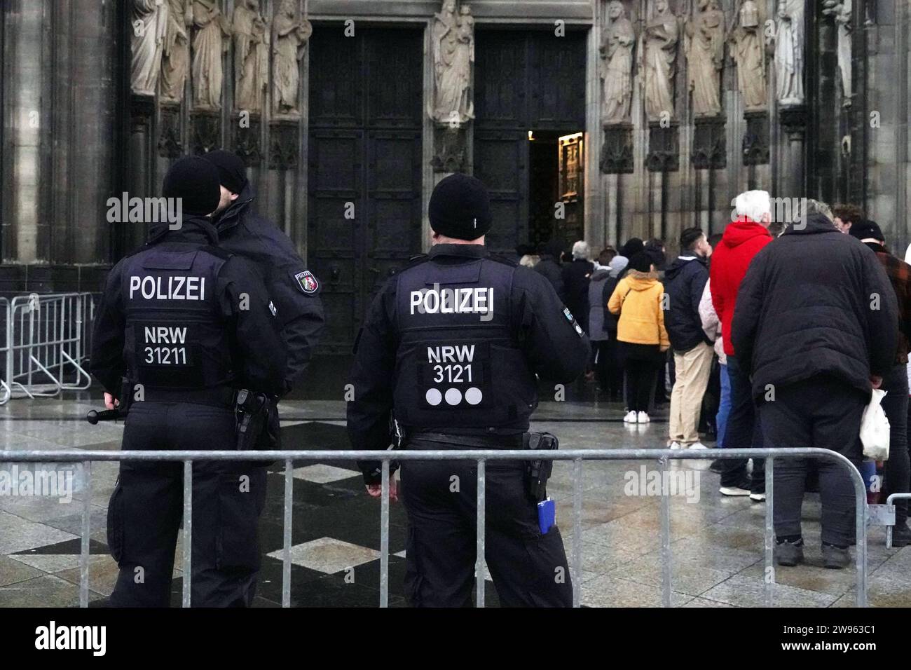 Köln, Terroranschlag warnung, Terroralarm, Sicherheitsmaßnahmen ...