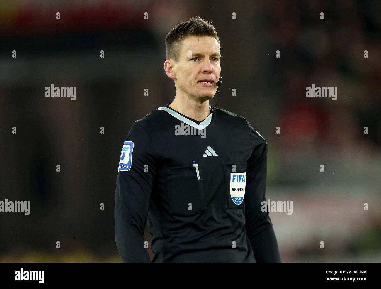 Schiedsrichter Daniel Siebert . Sport : Fussball : 1. Bundesliga : saison 23/24, VFB Stuttgart ...