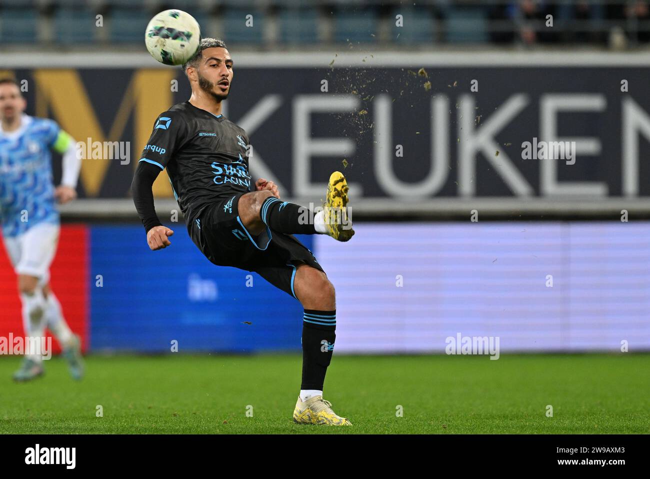Youssef Maziz (88) de OHL photographié lors de la Jupiler Pro League ...