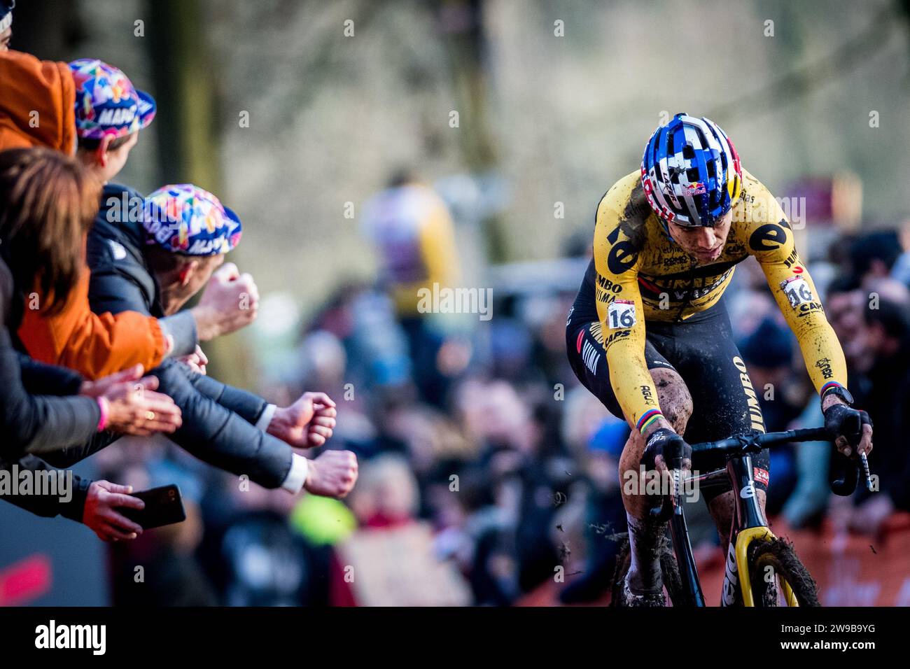 Gavere, Belgique. 26 décembre 2023. Le Belge Wout van Aert photographié ...