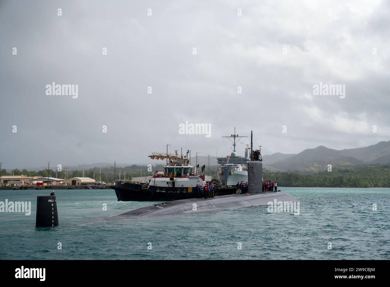 231221-N-KE573-1010 BASE NAVALE américaine DE GUAM (21 décembre 2023 ...