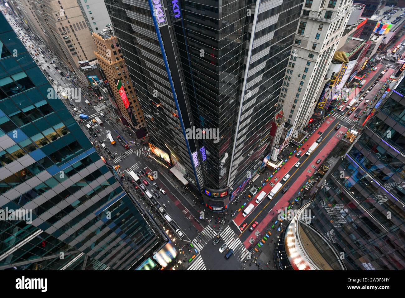 Une vue de la 42e rue et de la septième Avenue depuis le toit de One ...