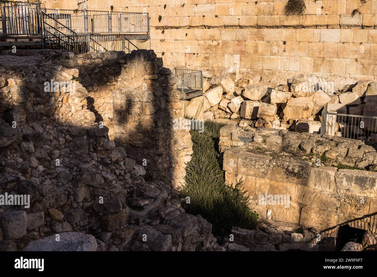 Jérusalem, Israël – 27 décembre 2023 fouilles adjacentes à l'arche de ...
