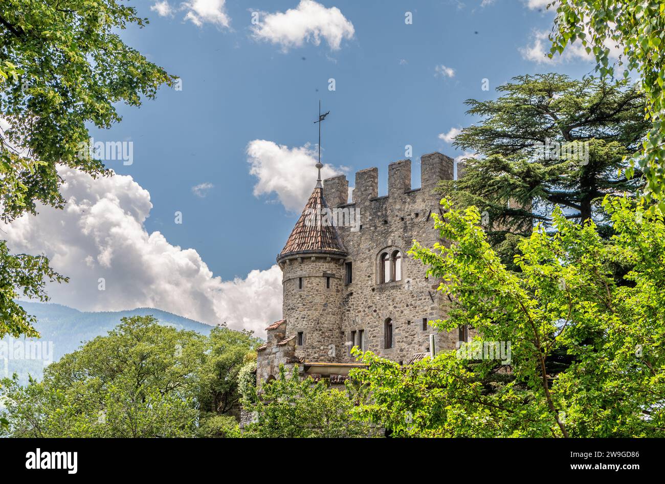 Le château de Fontana/Brunnenburg abrite le musée agricole et un ...