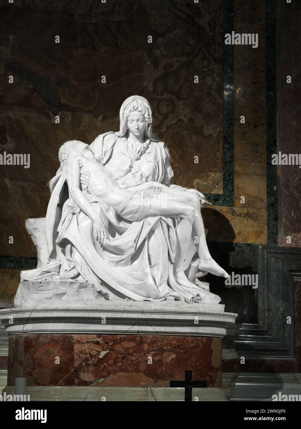 La pieta, statue en marbre du mort de Jésus-Christ dans les bras de sa ...