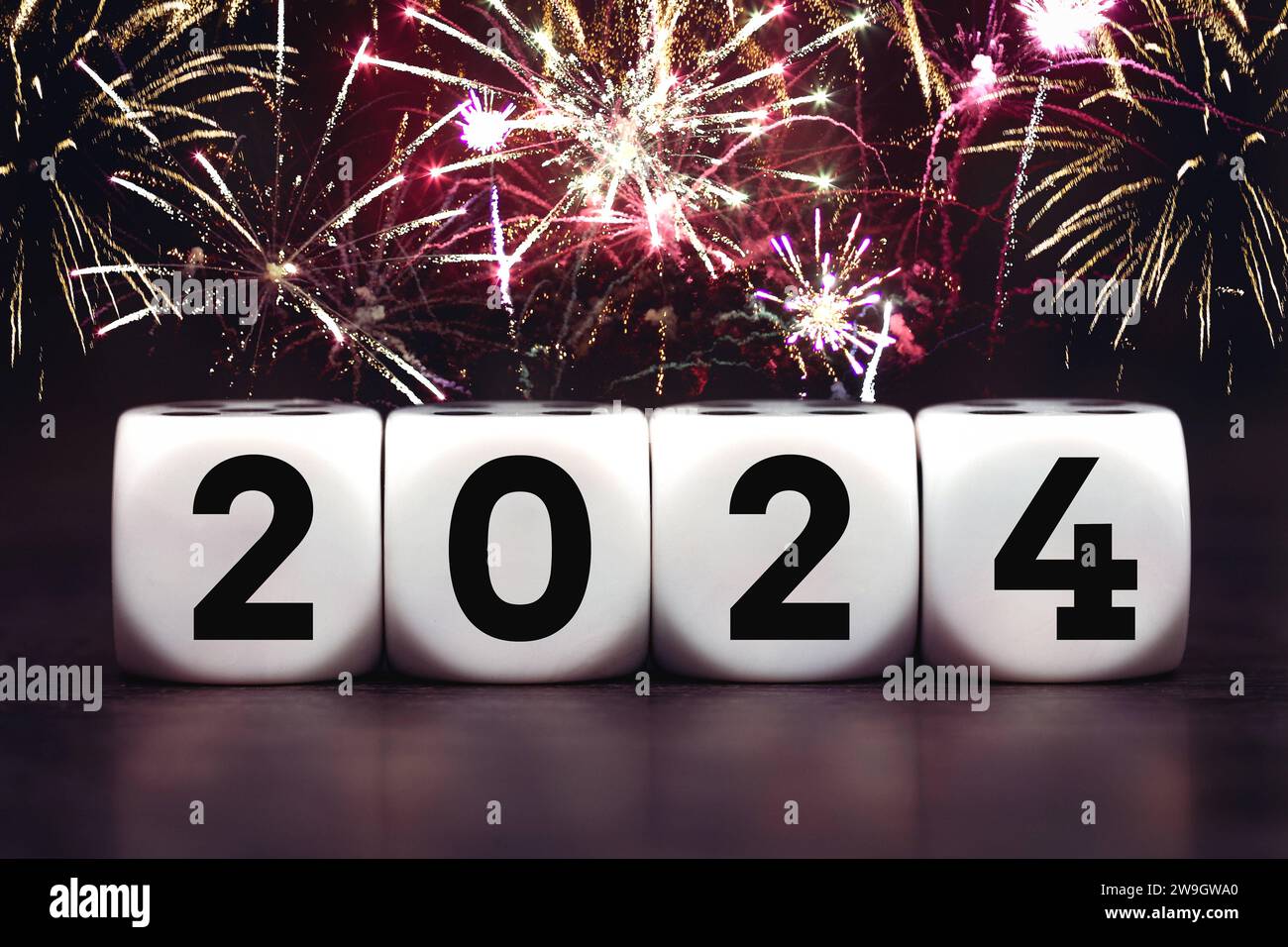 28 décembre 2023 : concept de salutation du nouvel an, cube avec l ...