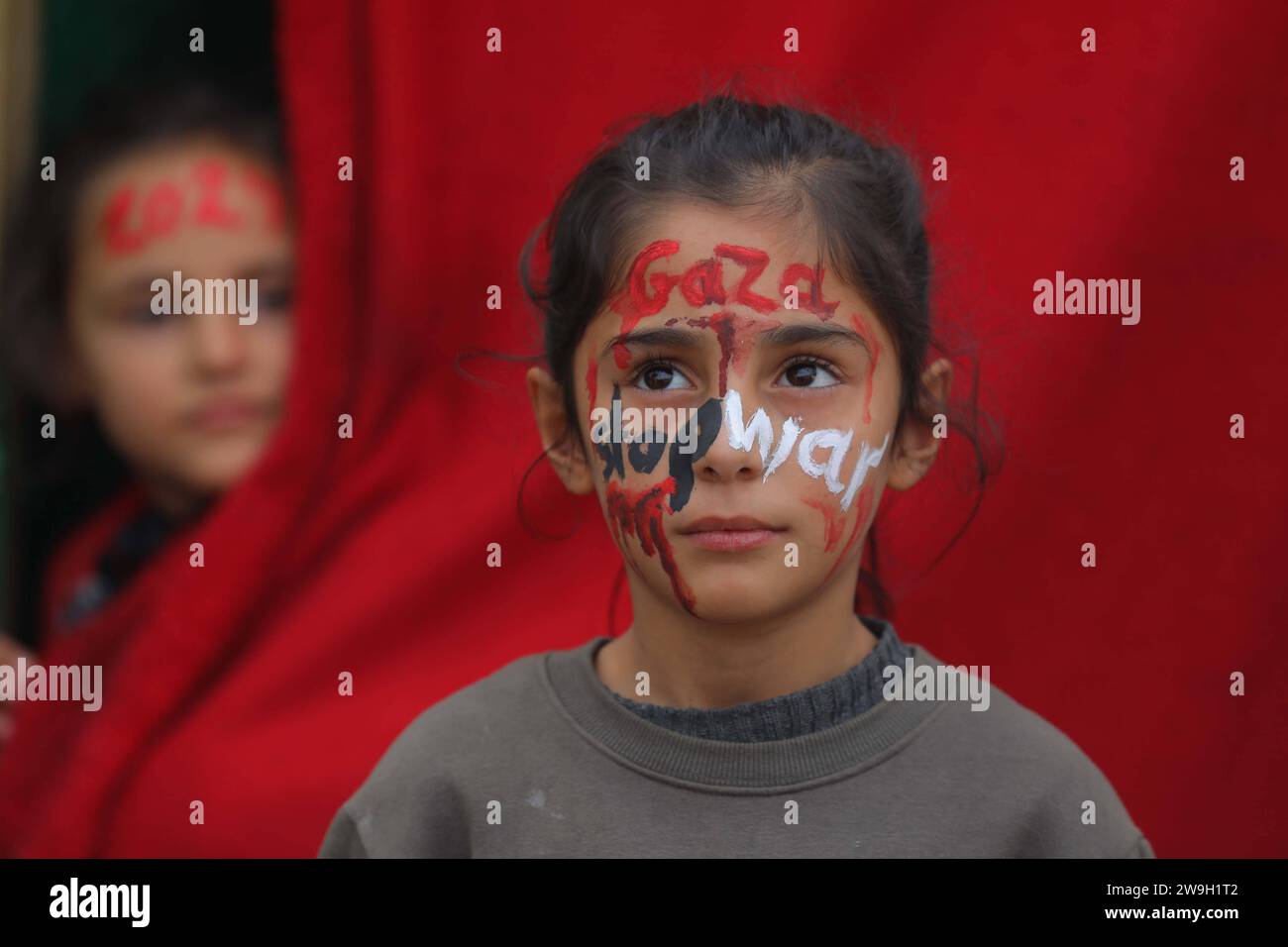 L’artiste palestinienne Menna Allah Hamouda, 20 ans, dessine 2024 ans ...