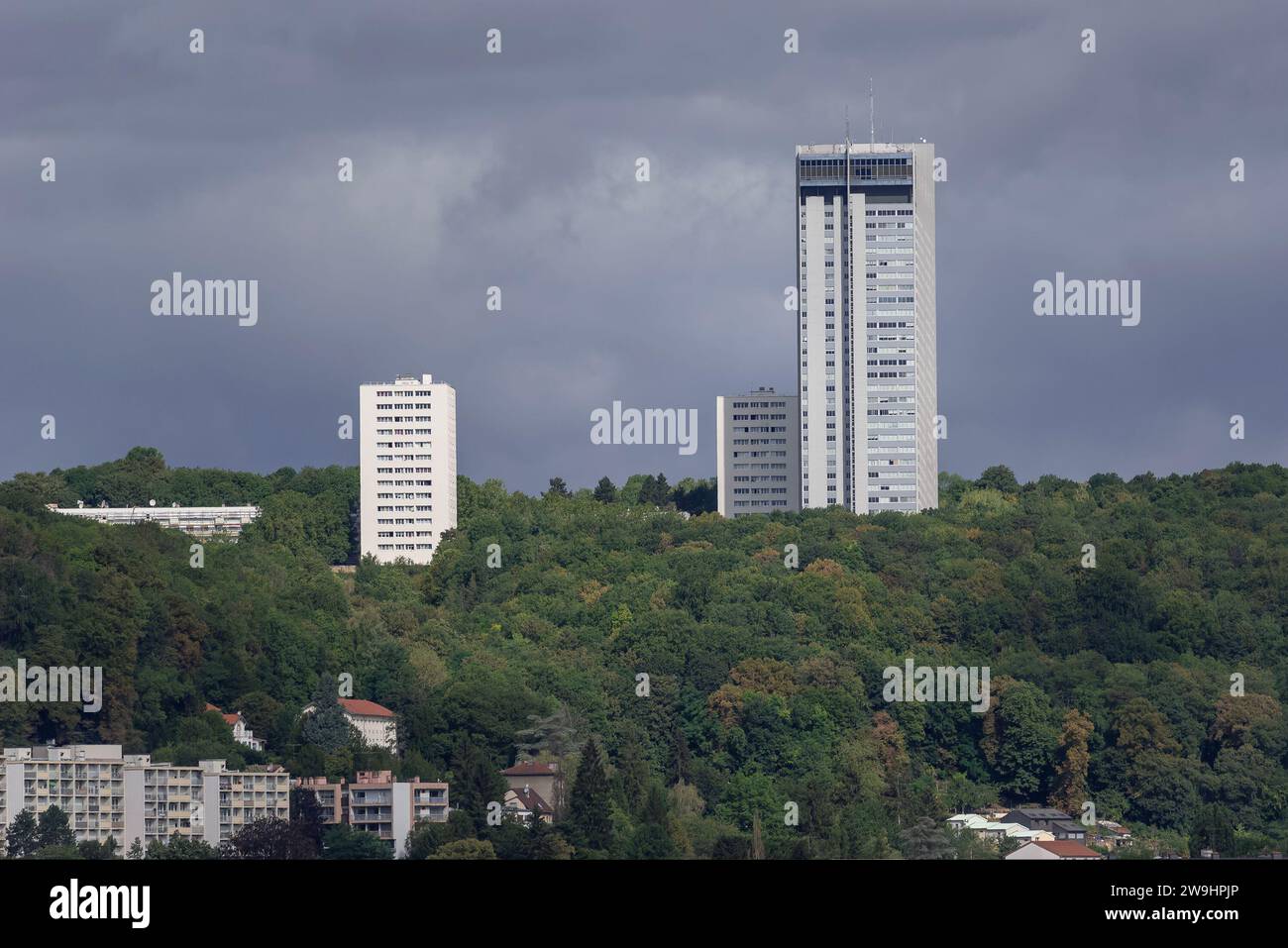 Nancy, France - vue de Nancy depuis la cathédrale de Nancy avec la tour ...