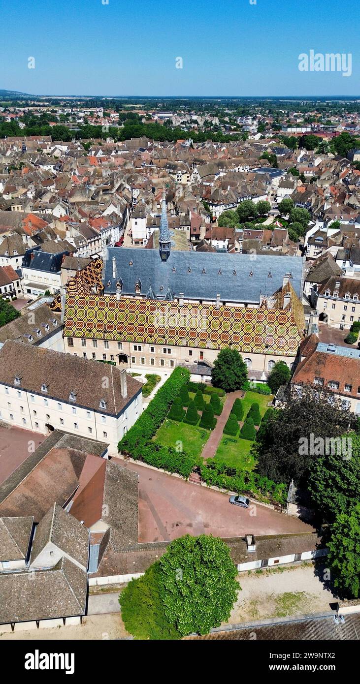 Beaune centre ville Banque de photographies et d’images à haute ...