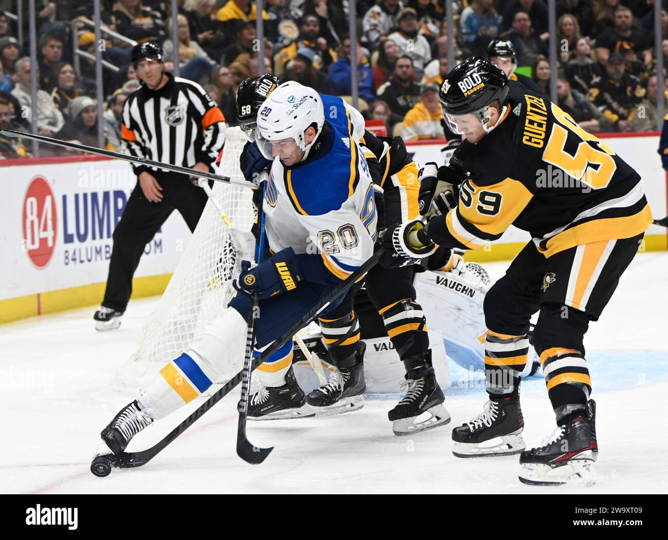 Pittsburgh, États-Unis. 30 décembre 2023. St. Brandon Saad (20), aile ...